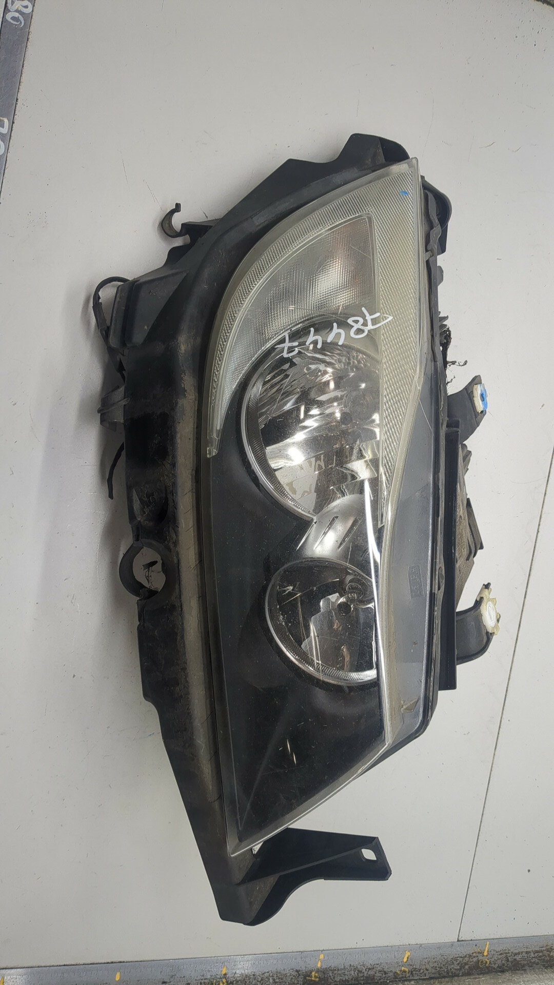 Фара (передняя) правая BMW 3 E90, E91, E92, E93 Б/У