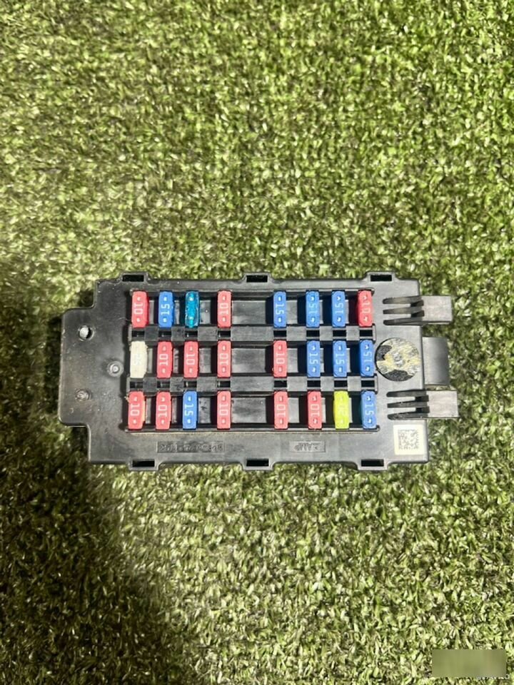 Блок предохранителей салона Chevrolet Lacetti