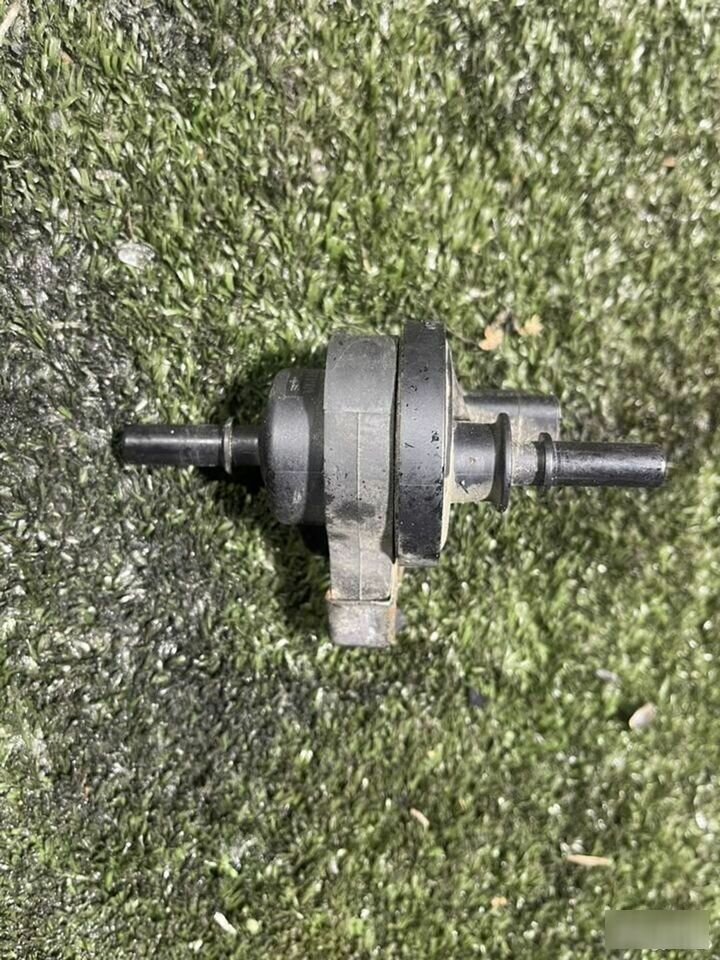 Клапан вентиляции бензобака Renault Scenic 2