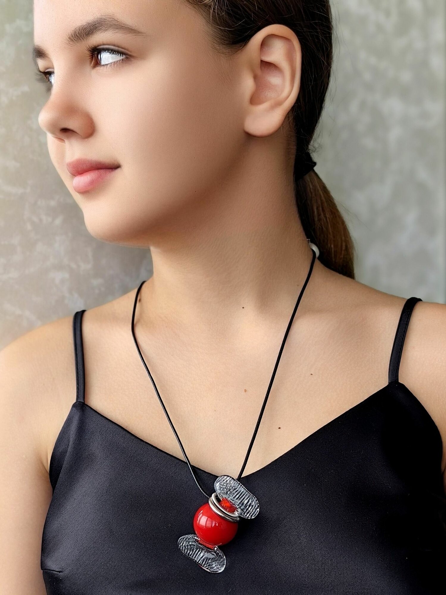 Колье, стекло