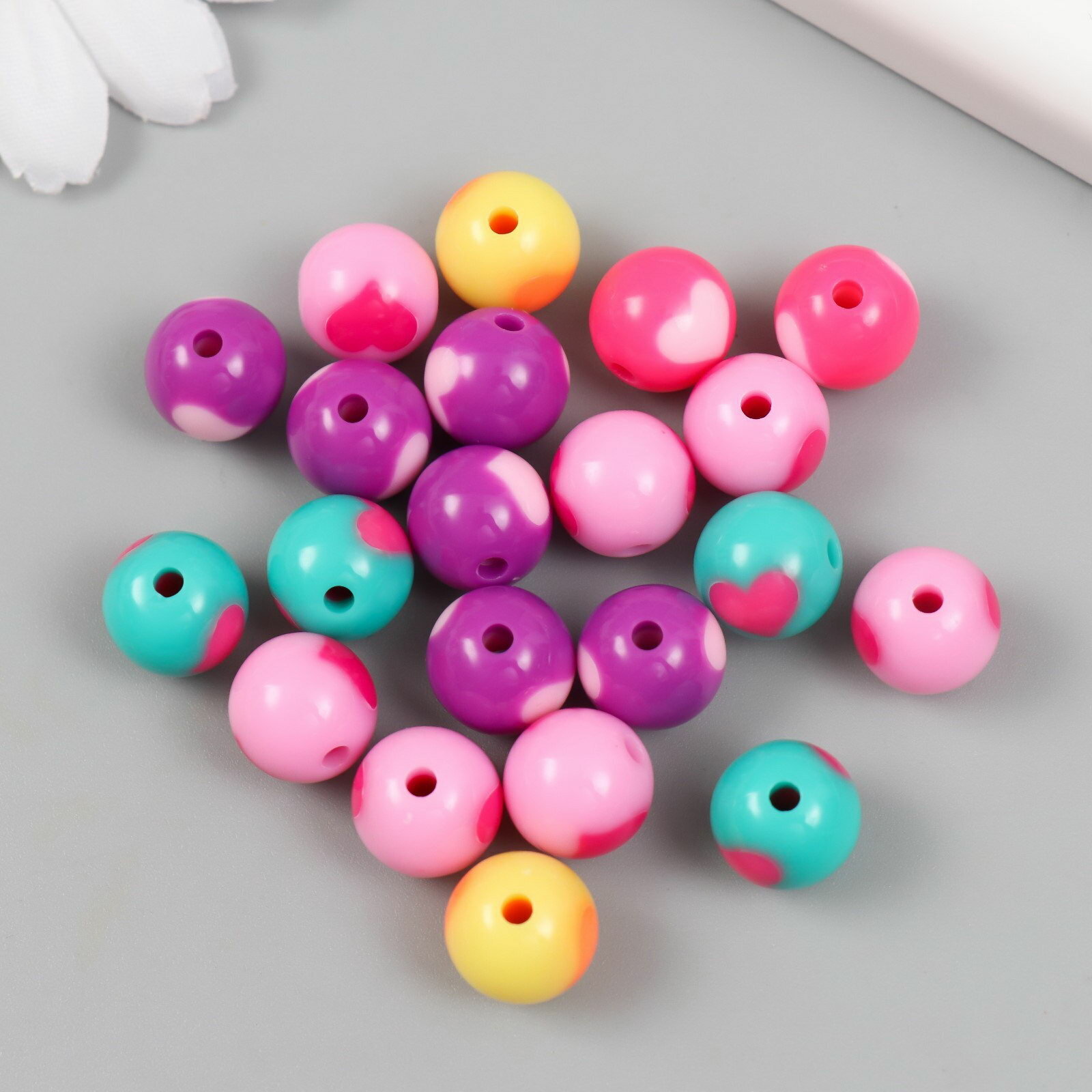 Набор бусин для рукоделия и плетения "Арт Узор. Шарик с сердечком", 20 г, d=1.2 см пластик, глянец, микс