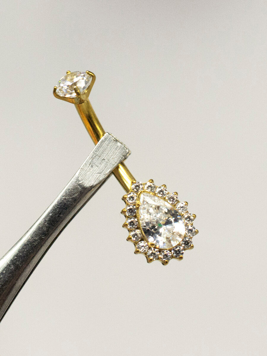 Пирсинг в пупок