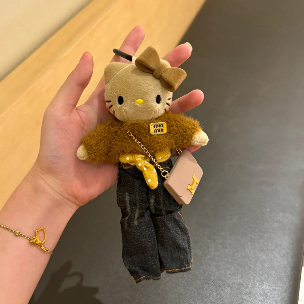 2026 Новейший осенне-зимний брелок для ключей с милым длинноногим котенком, плюшевый кулон, одежда для кукол, стиль Ins, плюшевый брелок