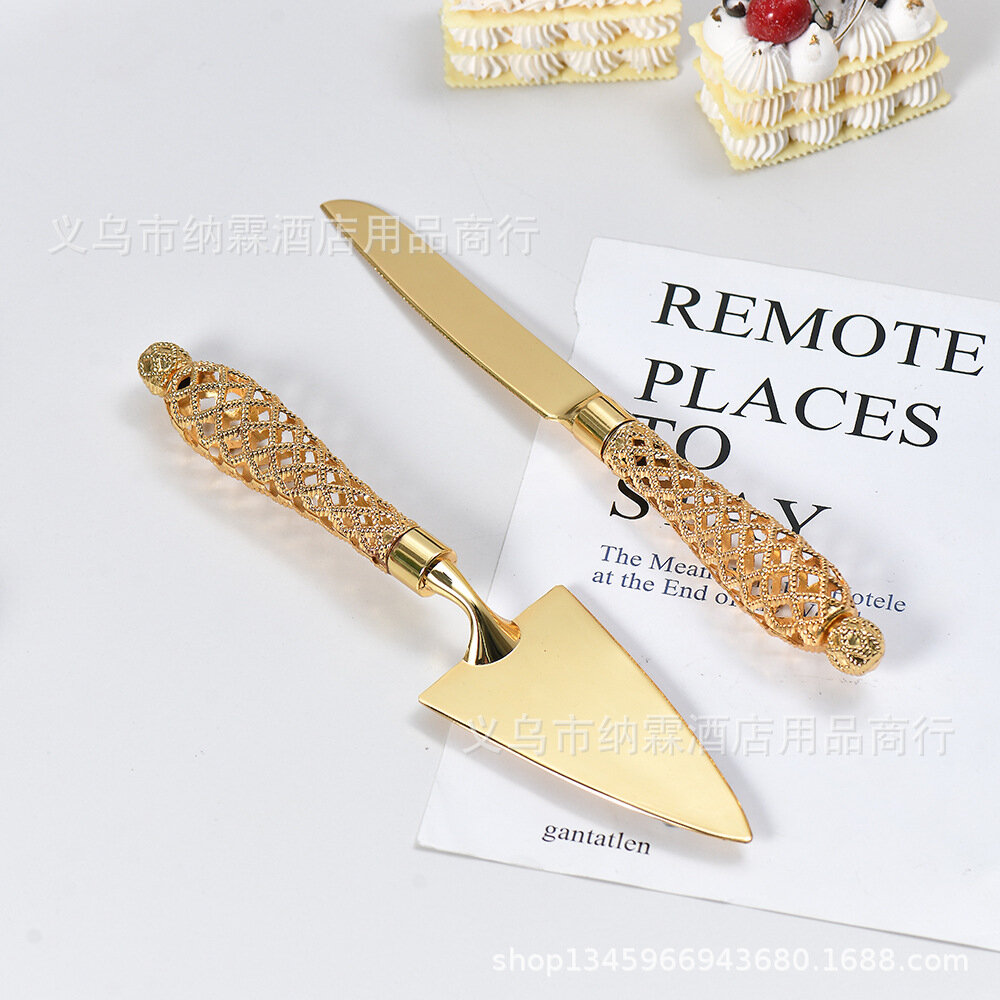 Набор из ножа и ложки в европейском королевском стиле, винтажный набор столовых приборов в европейском стиле с золотым покрытием, простой и роскошный королевский столовый набор.