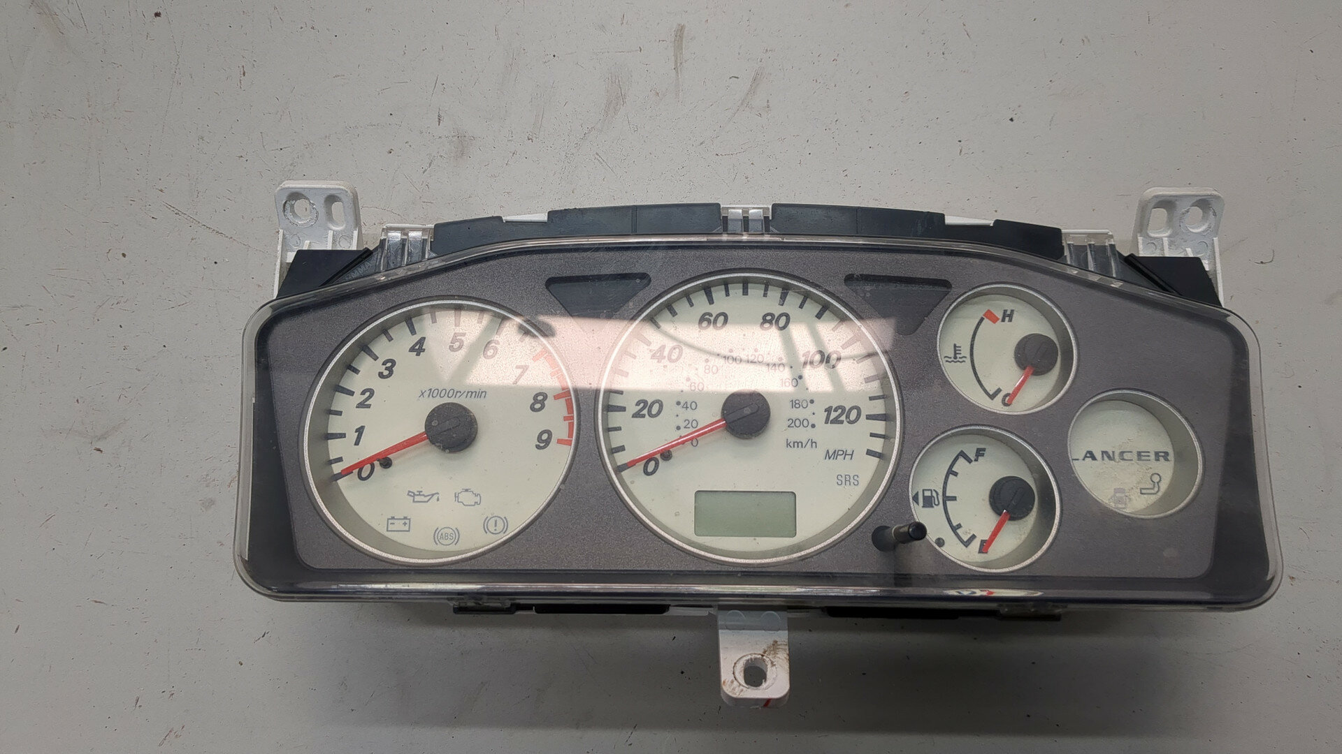 Приборная панель Mitsubishi Lancer 9 Б/У