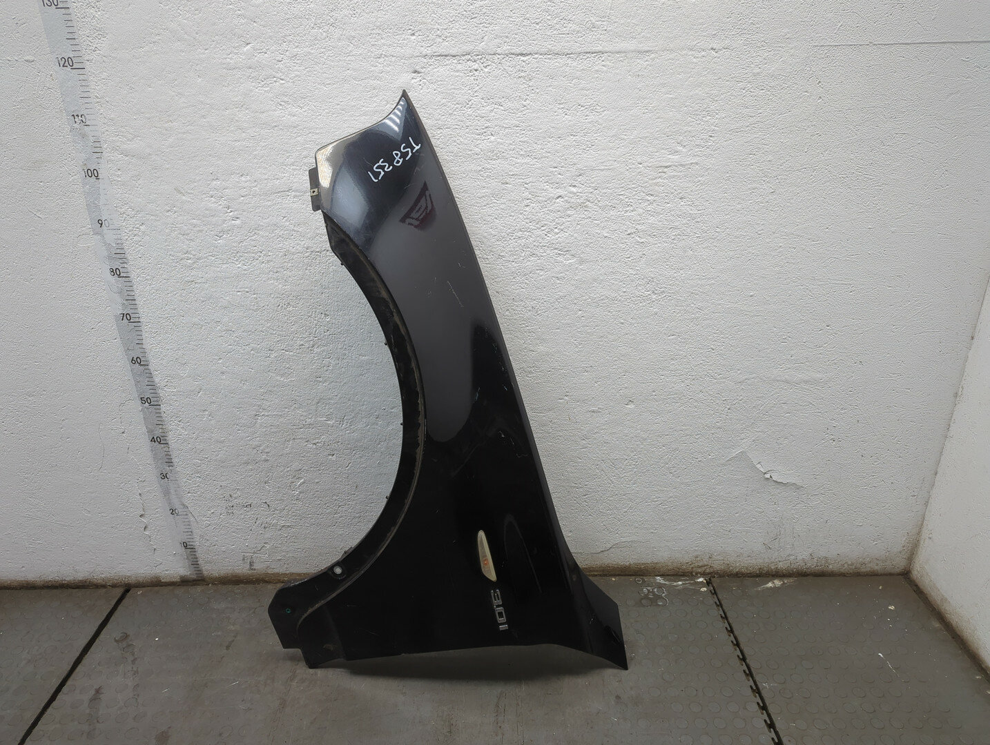 Крыло левое переднее BMW X3 E83 Б/У