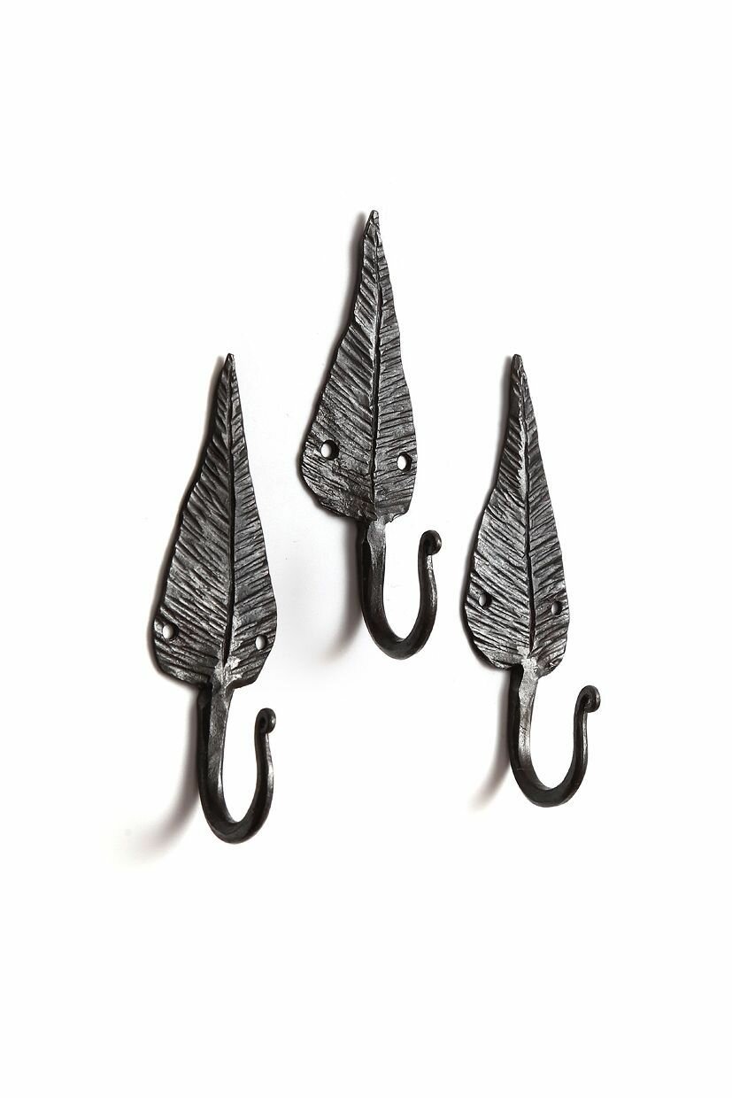 Набор из 3 кованых крючков "Листик" настенные, металлические