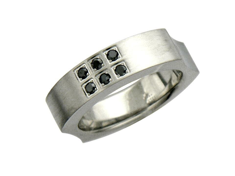 Кольцо, фианит