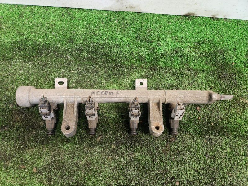 Топливная рейка с форсунками Hyundai Accent TAGAZ 3530426610