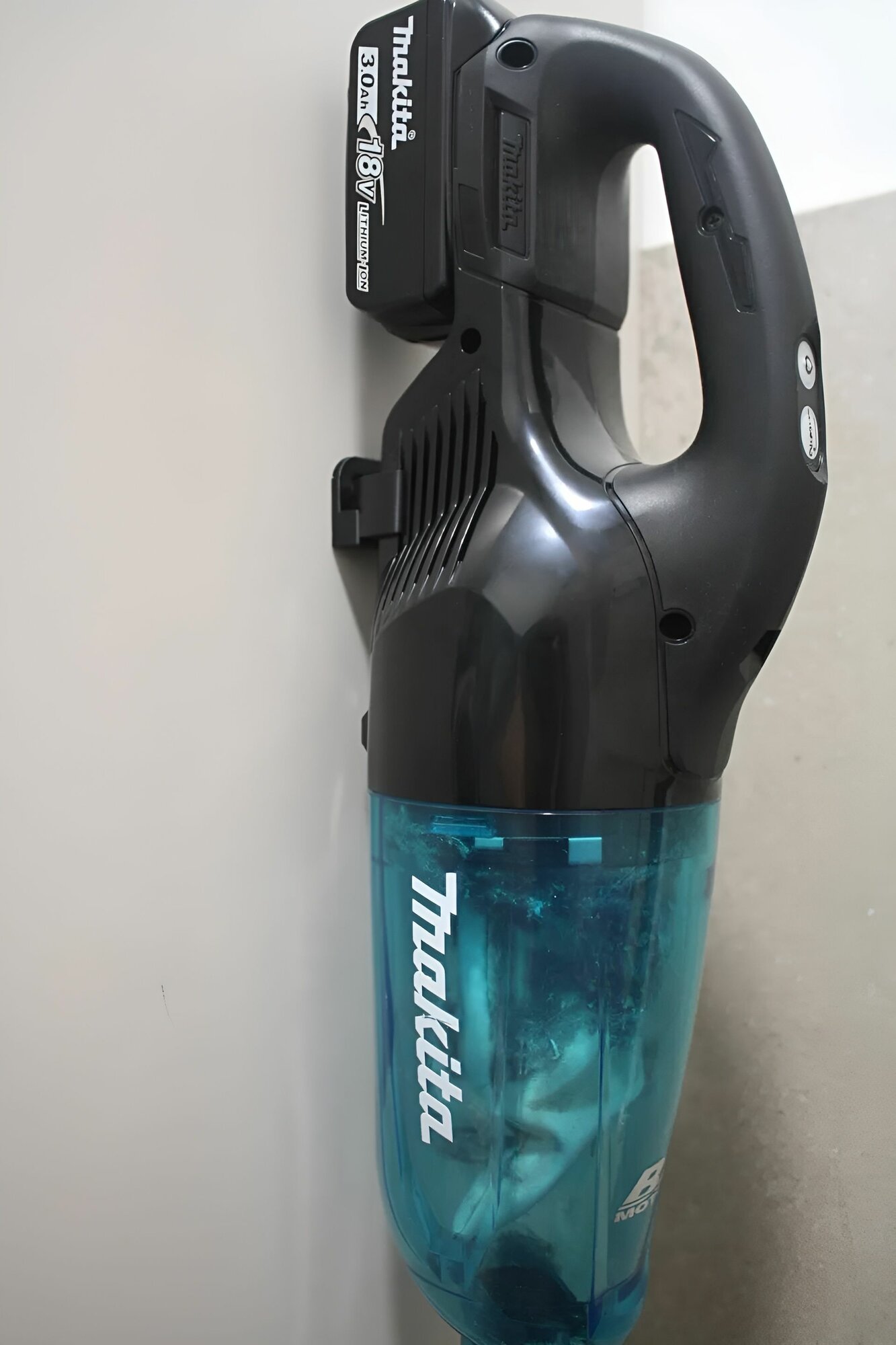 Настенный держатель пылесоса Makita DCL281F