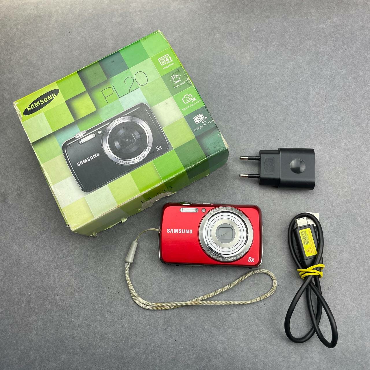 Цифровой компактный фотоаппарат Samsung PL20, красный, с коробкой