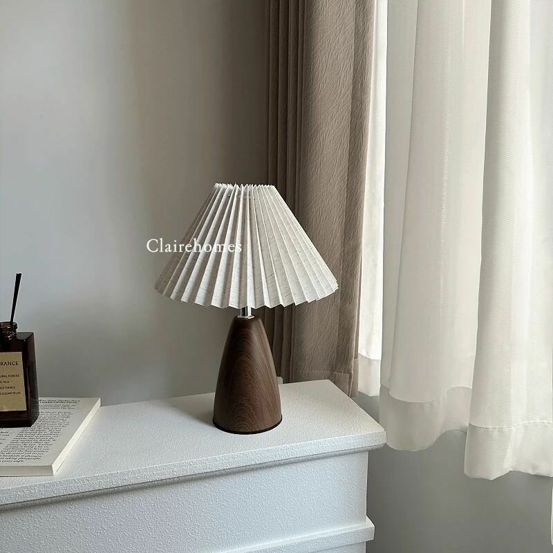 Новая модная настольная лампа для спальни, прикроватная лампа, деревянная текстура, винтажный французский ретро стиль, настольное освещение, лампа в скандинавском стиле