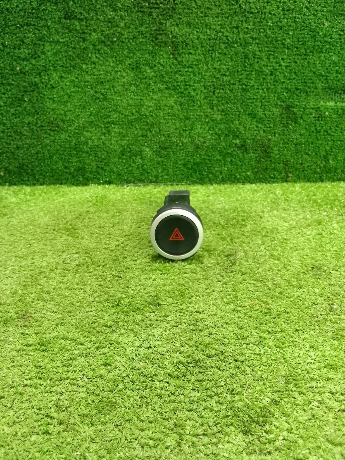 Кнопка аварийной сигнализации Lada Largus Б/У с пробегом