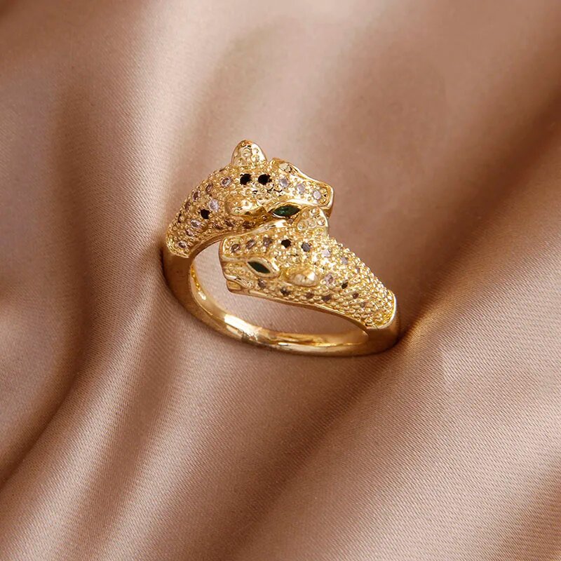 Кольцо, циркон