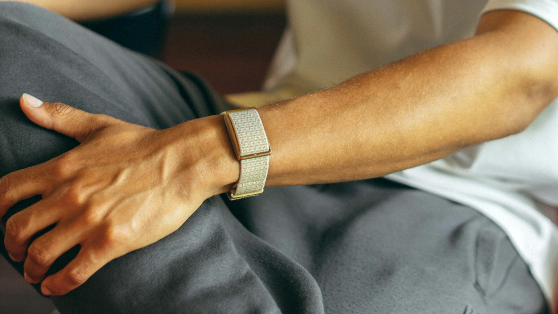 Фитнес-браслет POLAR LOOP Gen2 Golden/Sand, пульсометр, трекер активности, здоровья и сна, золотисто-песочный, S-L