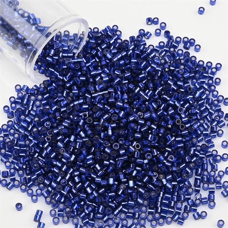 Бусины стеклянные 11/0 PZ3112 фиолетовые