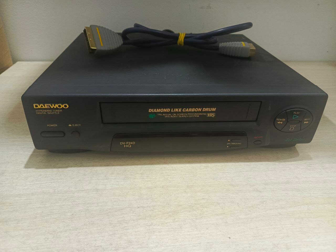 Видеомагнитофон Daewoo DV-F24D