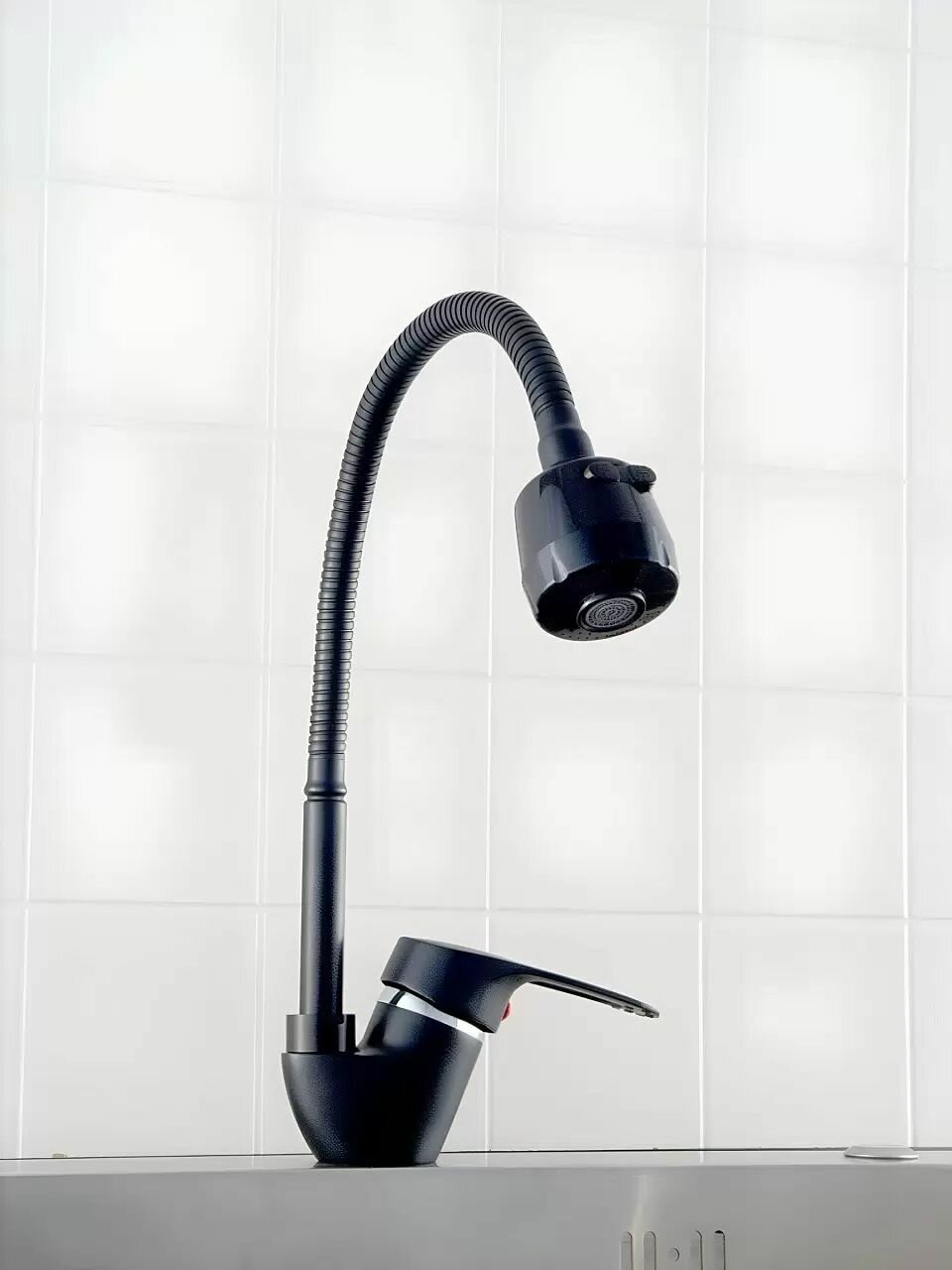 Эверест B58-0266 / Смеситель для кухни с гибким изливом, чёрный