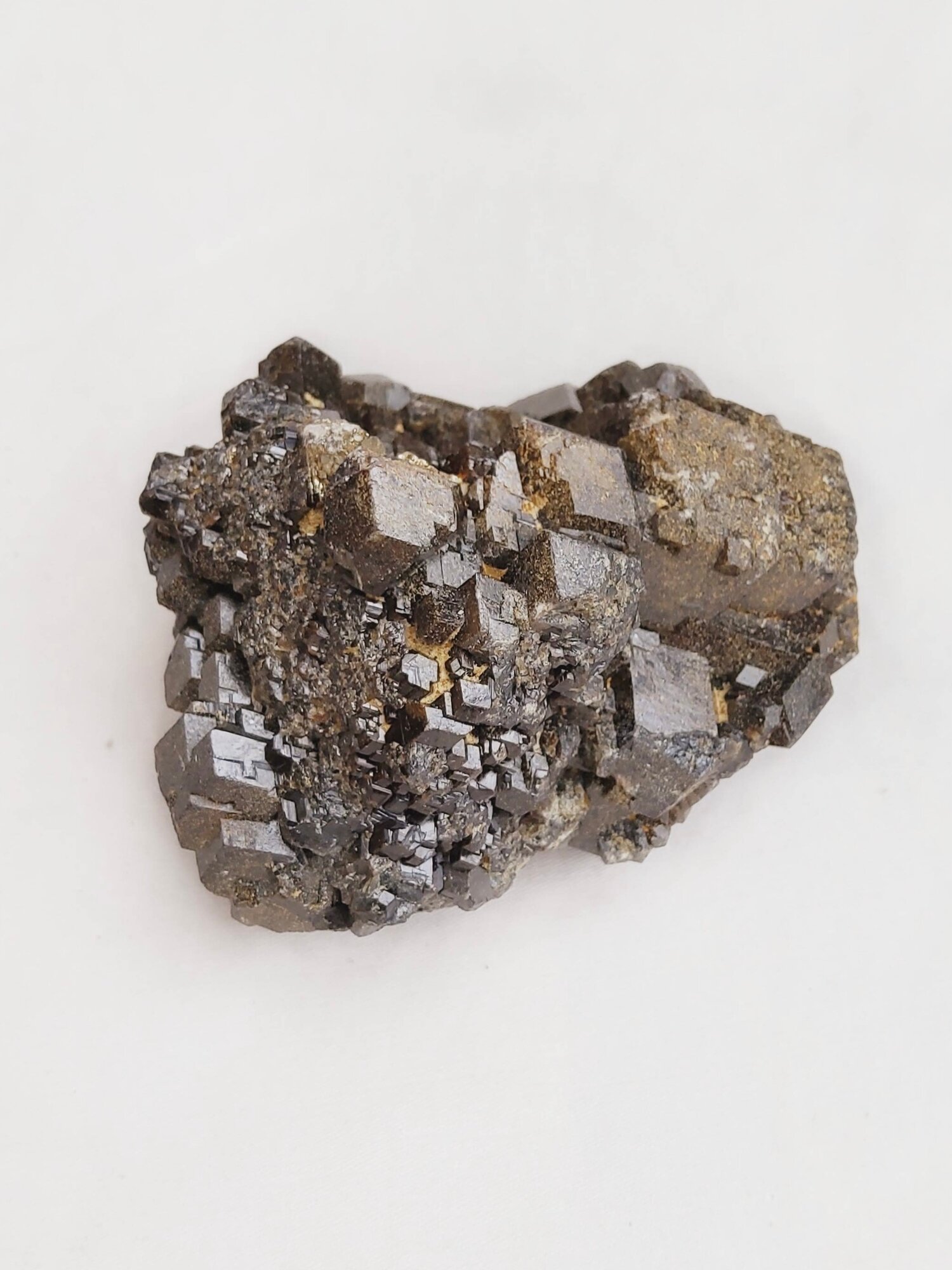 Друза натуральный камень гранат меланит (андрадит) вес 155 гр