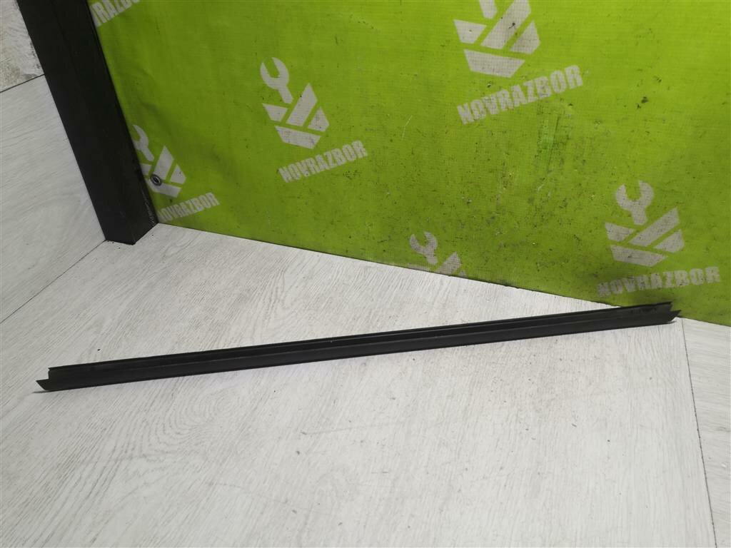 Уплотнитель стекла двери LADA VESTA 15-19