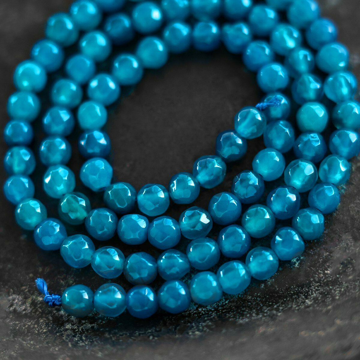 Агат Бусины натуральные 48 шт, цвет яркий бирюзовый, размер 4 мм