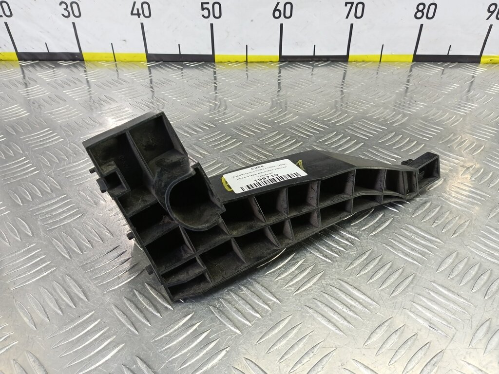 Кронштейн бампера задний Б/У для SUZUKI Grand Vitara II (2005—2008) 7183565J00