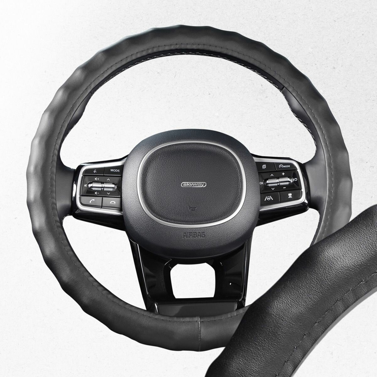 Оплетка экокожа M Top- 8 SKYWAY Черная (S01102410)