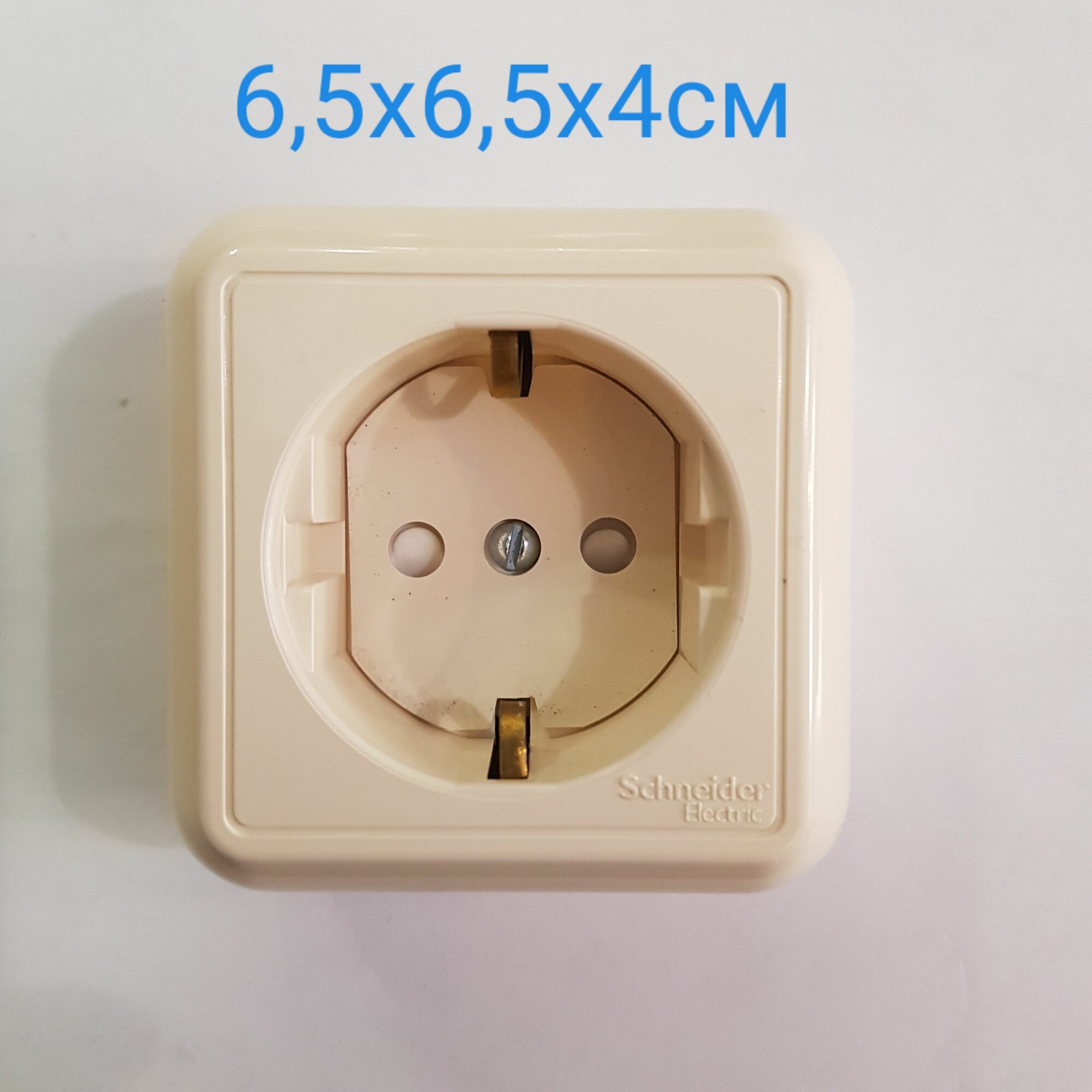 Розетка "Schneider Electric" накладная, с заземляющим контактом, со штороками, открытой установки, цвет кремовый 3420