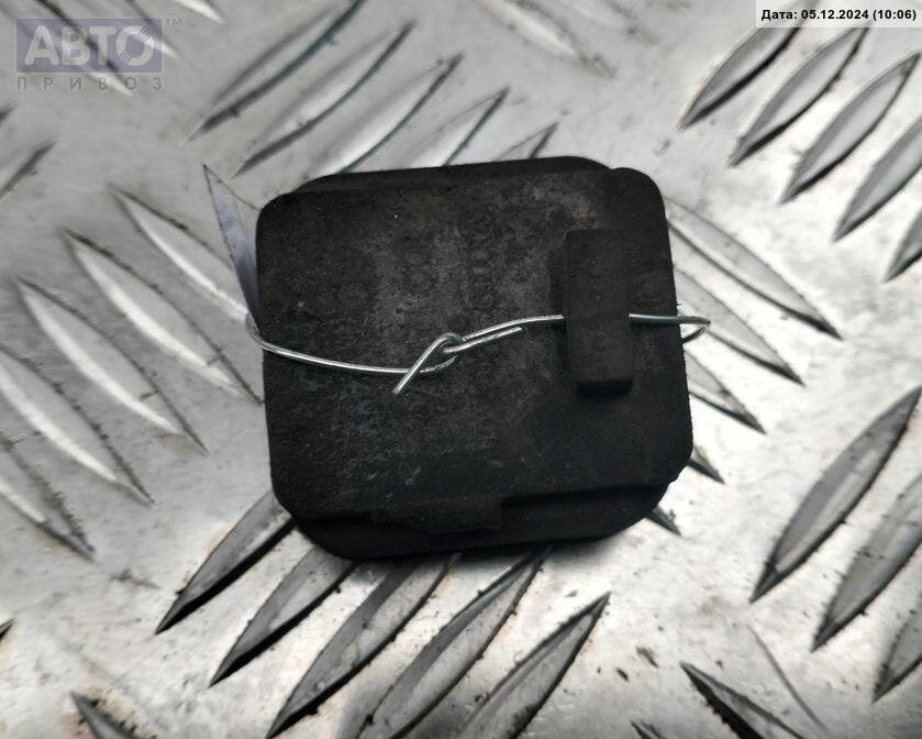 Кронштейн радиатора Volkswagen Passat B5+ (GP)