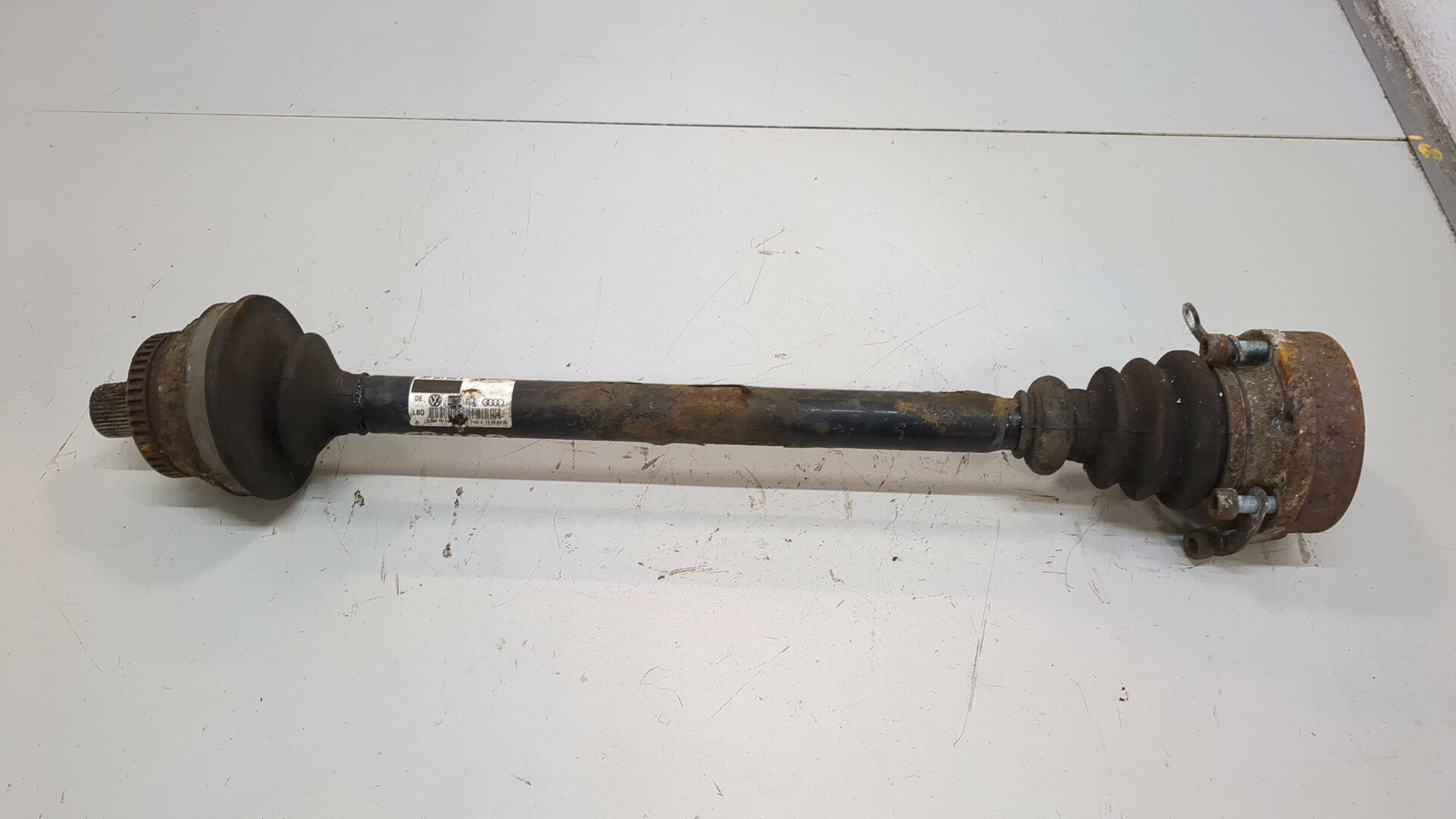 Полуось (вал, шрус) левая задняя Audi A6 (C5) Allroad Б/У
