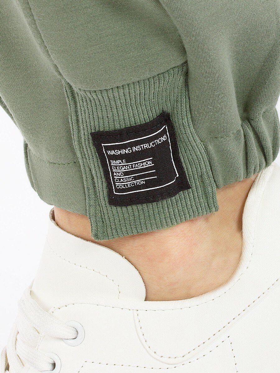 Брюки джоггеры свободного кроя, внизу на резинке