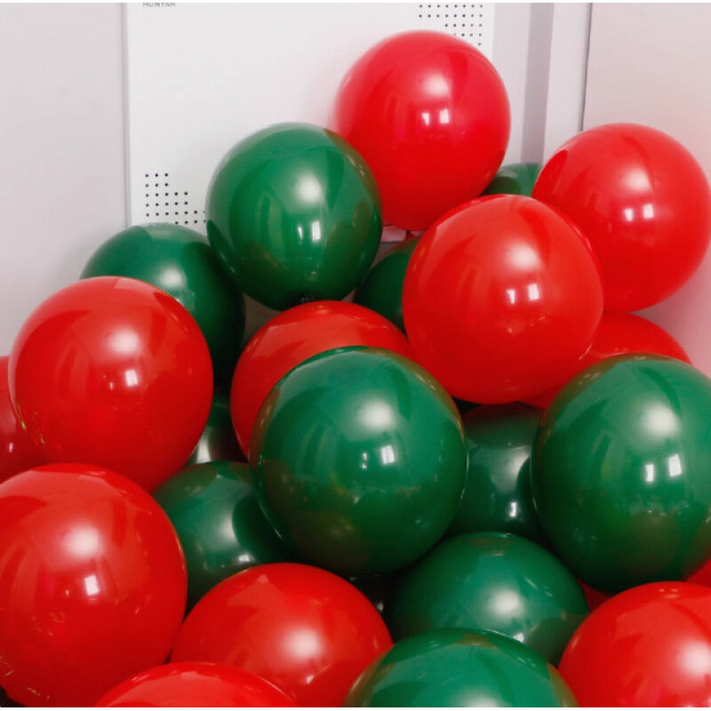 Оформление сцены с воздушными шарами для выпускного, открытия, свадьбы, дня рождения. Арка из латексных утолщенных красных шаров.