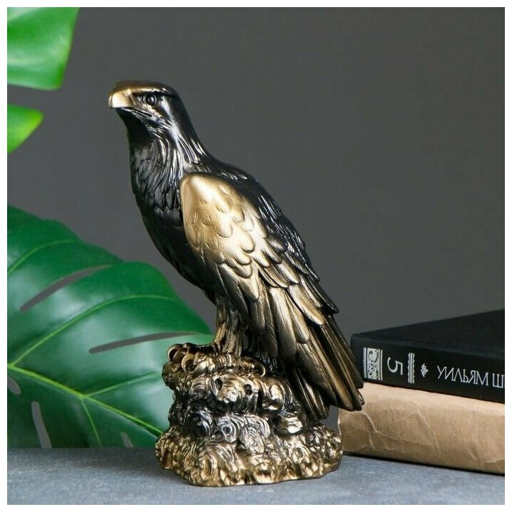 Сувенирная фигура Хорошие сувениры "Орёл", под бронзу, 10х27х10 см