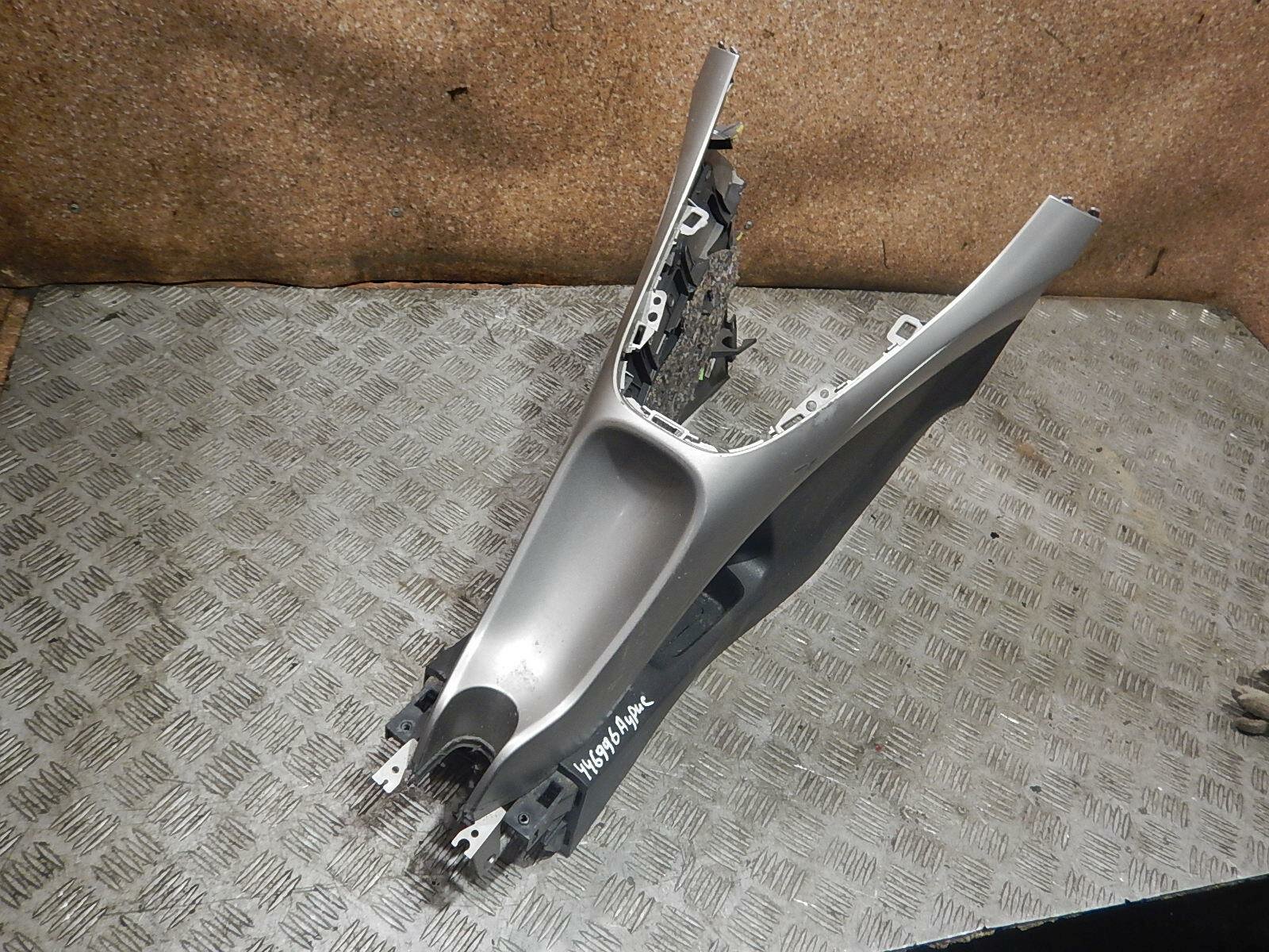 Б/У Консоль, Toyota (Тойота)-AURIS (06-13) TOYOTA AURIS (06-13) Царапины. 446996 TOYOTA арт. 5543402110B0