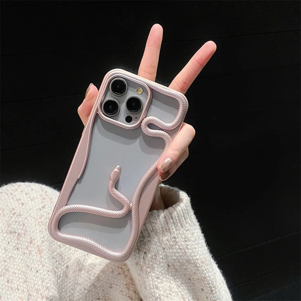 Розовый 3D чехол для iPhone 16: змея, силикон, противоударный