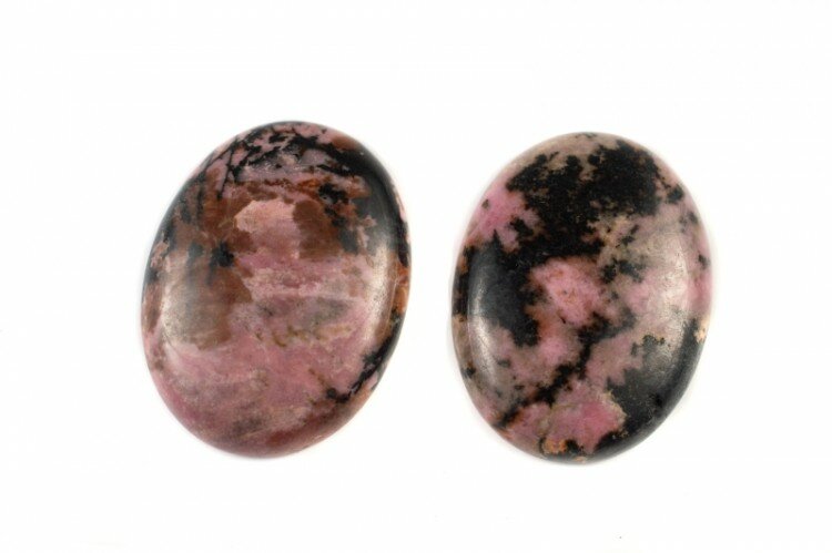 Кабошон овальный 40х30мм, Родонит, оттенок розовый/черный, 2012-021, 1шт