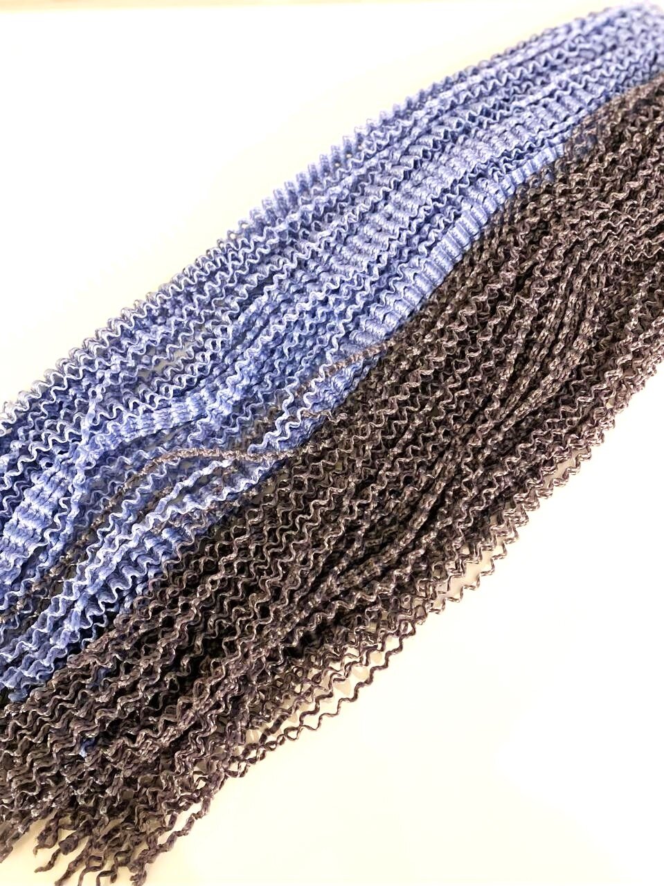 "Косички Зизи Гофре" для плетения волос, длина 65см, сероголубой+темносерый ширина 0,5 см 2шт