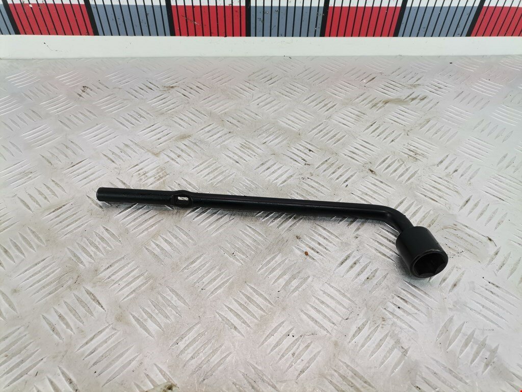 Ключ баллонный Nissan Almera N15 995450U000 арт. 1624131