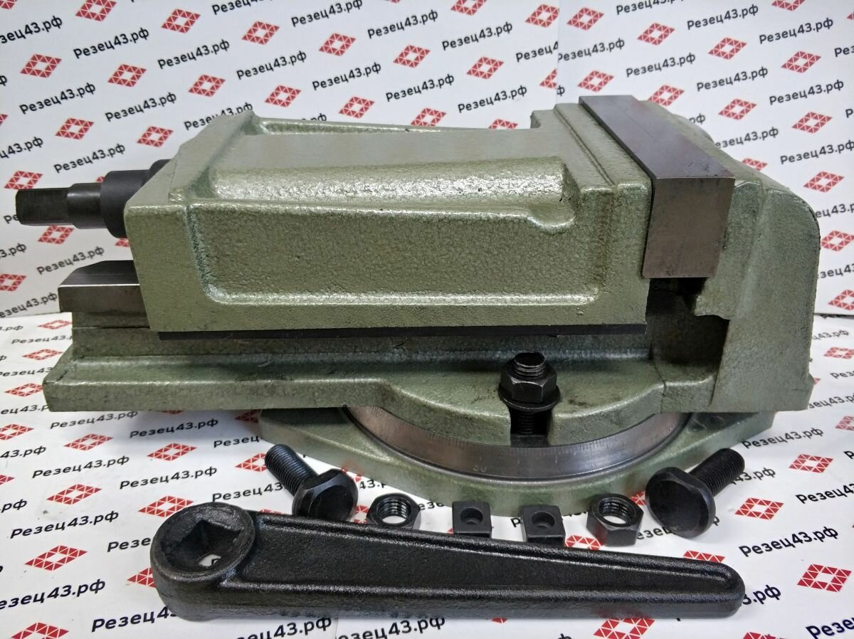 Тиски станочные (фрезерные) поворотные 160 мм (QH160)