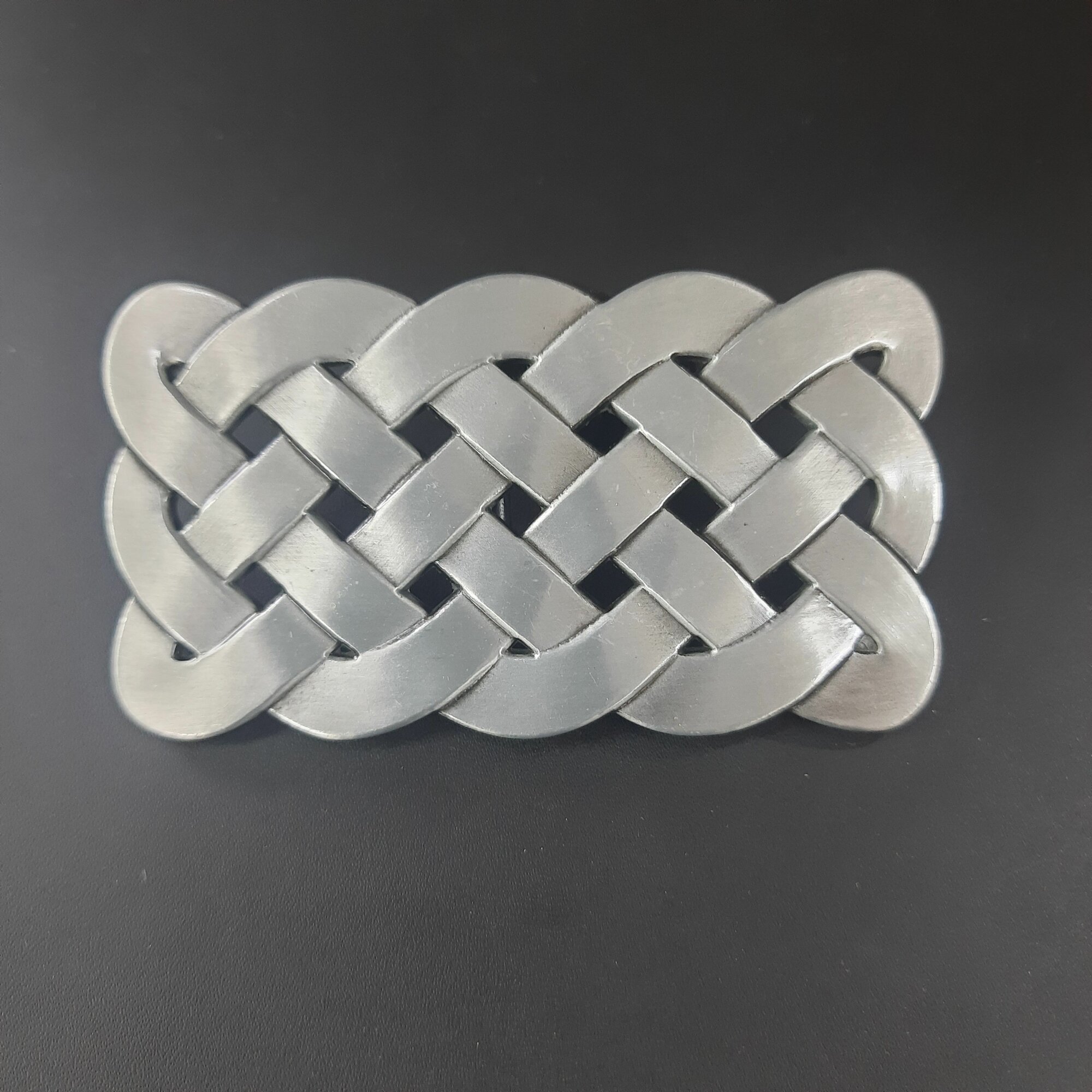 Пряжка из цинкового сплава для ремня 40 мм. Фигурная"