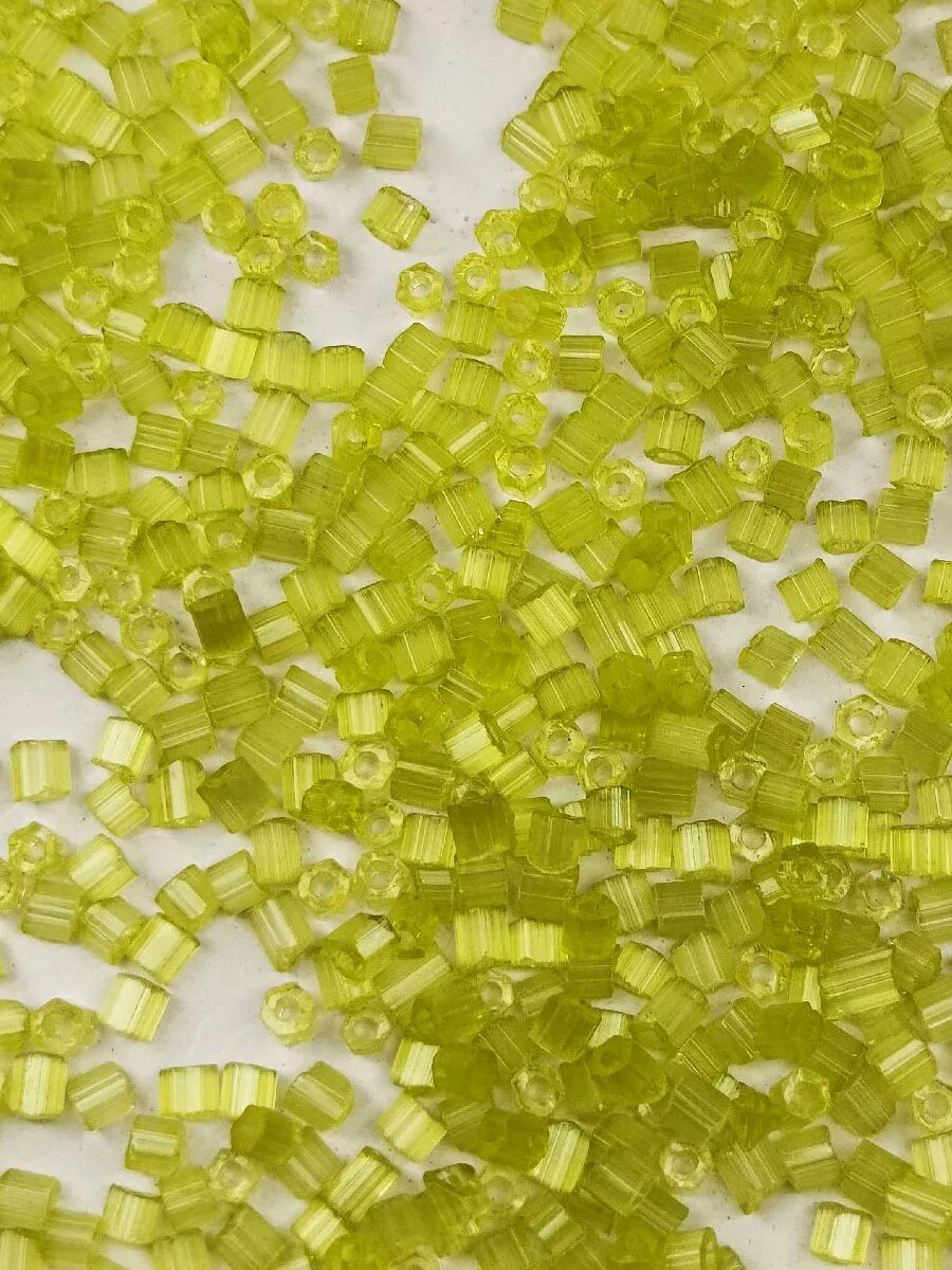 Чешский бисер, рубка -10/0 (1,9 мм) 05153 зеленый