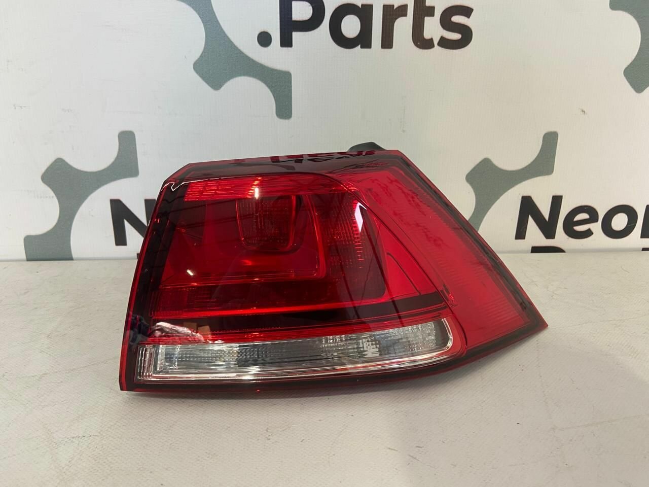 Фонарь правый внешний VW Golf 7 2013-2020, Neom.Parts, 5G0945096