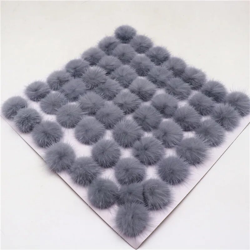 Помпоны из меха норки 50 шт.