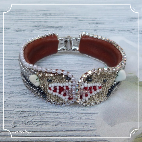 Жесткий браслет, говлит