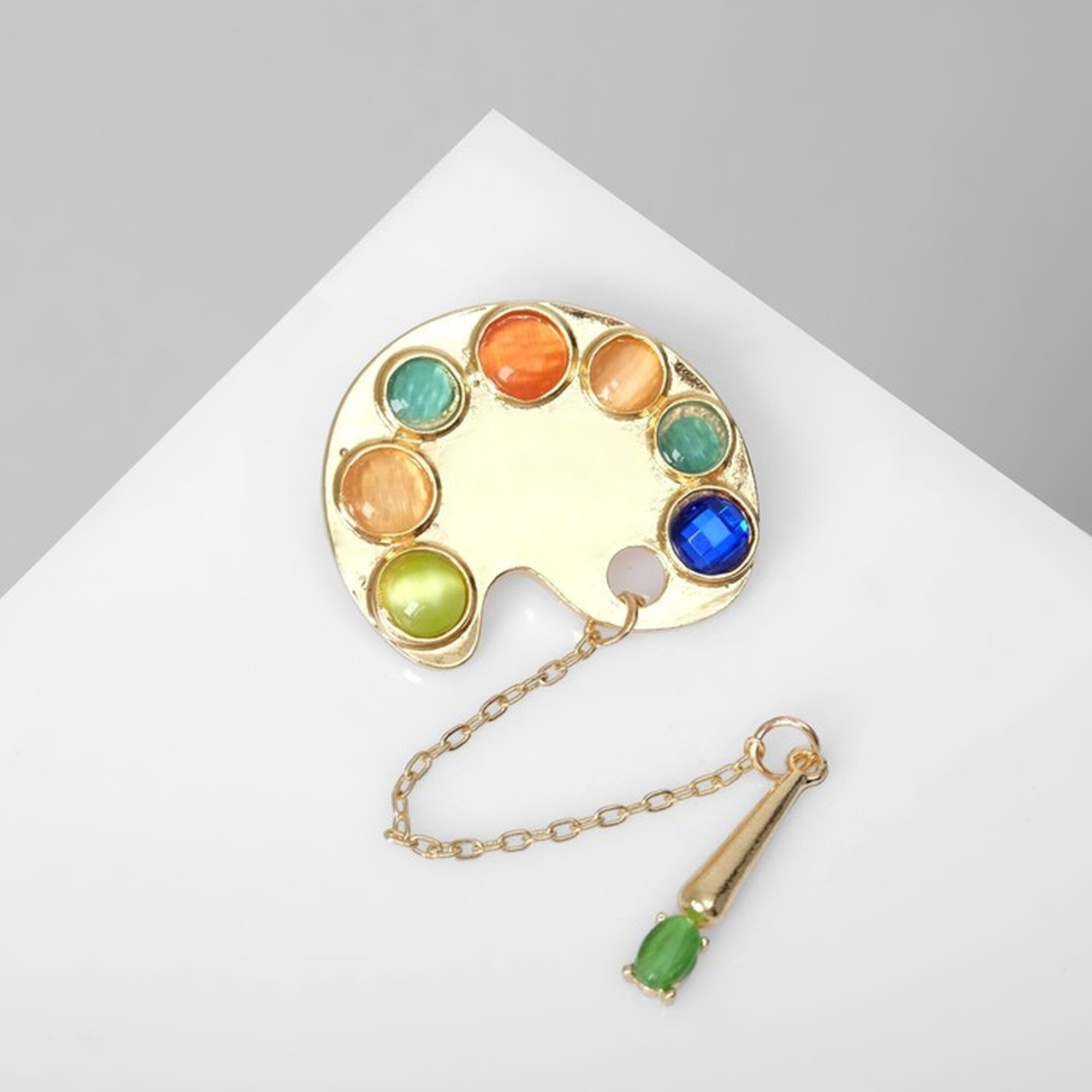 Брошь, искусственный камень