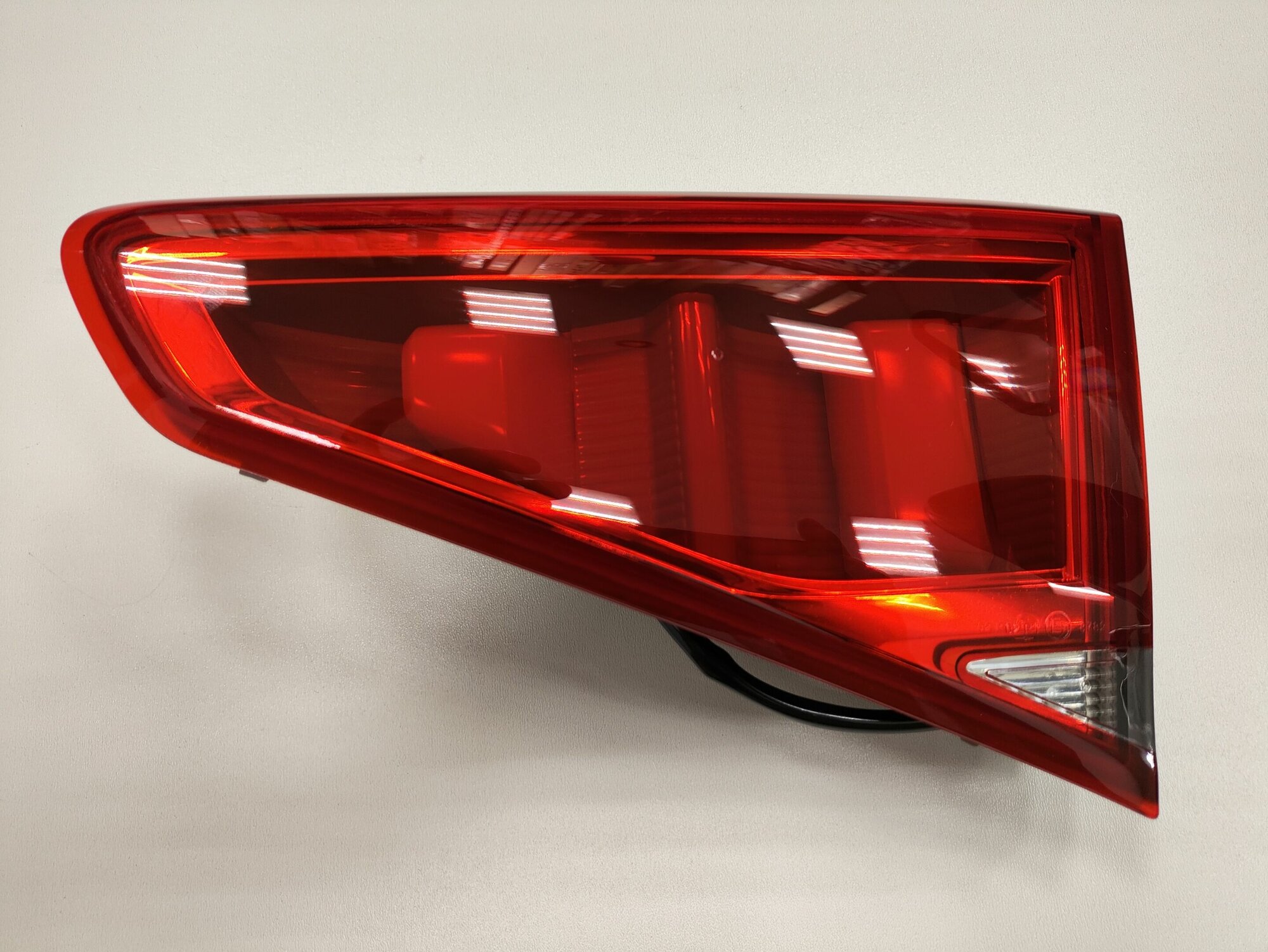 Фонарь задний правый (на крышке багажника) Chery Tiggo 7 [1.5 16V 6MT внедорожник Turbo] T154433040