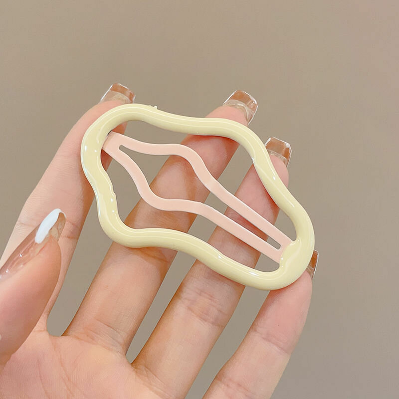 Заколка для волос "Облачная звезда", со стразами, бежево-розовая