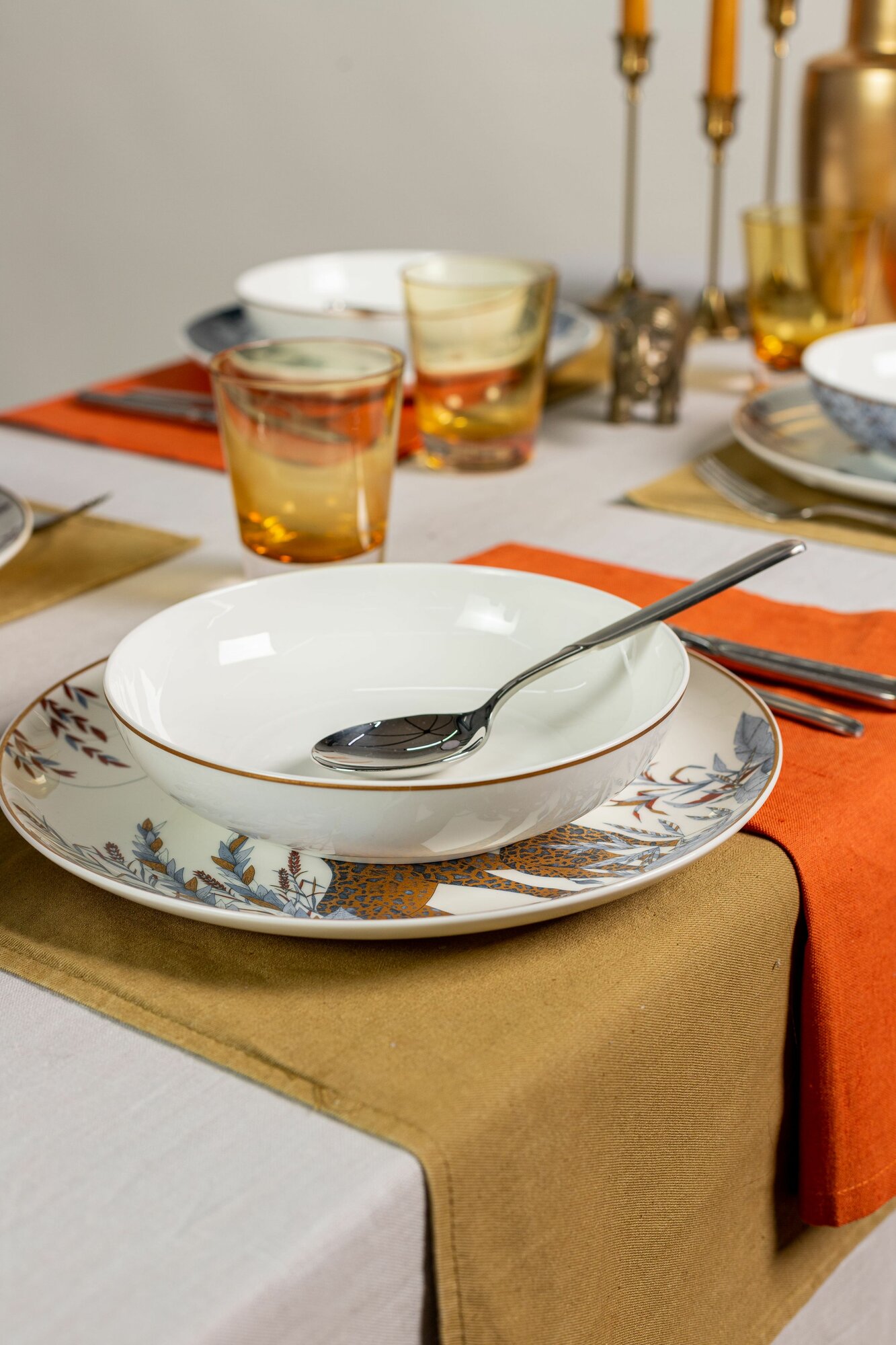 Суповая фарфоровая тарелка в подарочной упаковке, 530мл