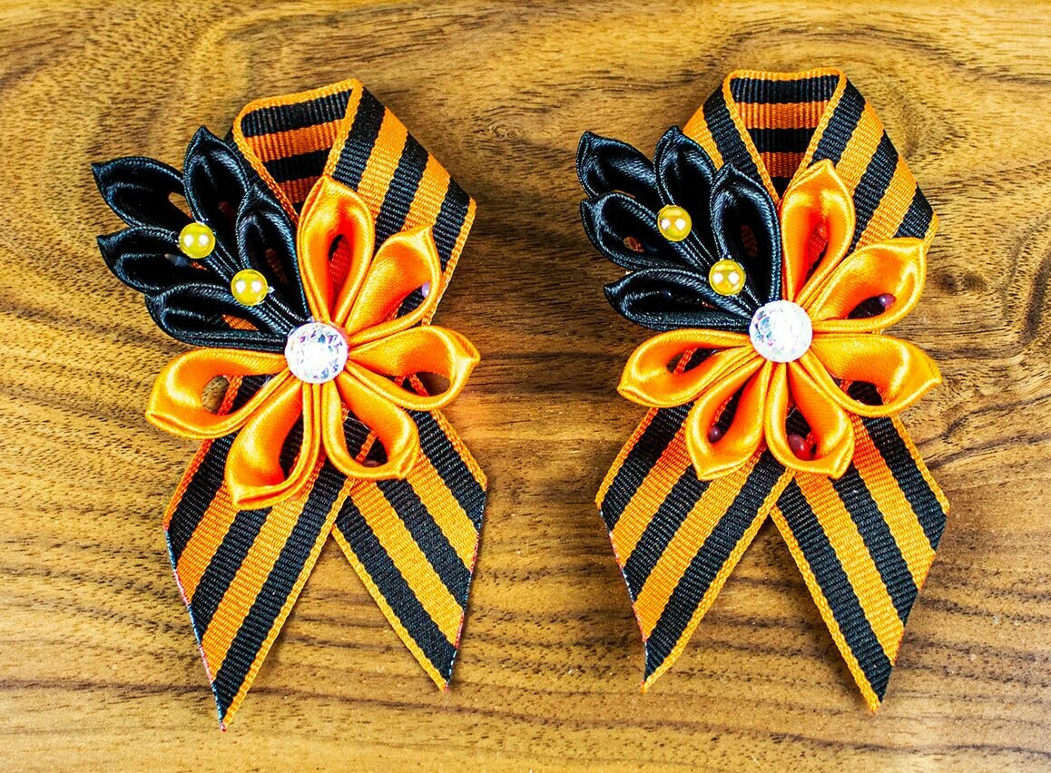 Брошь, пластик, кристалл