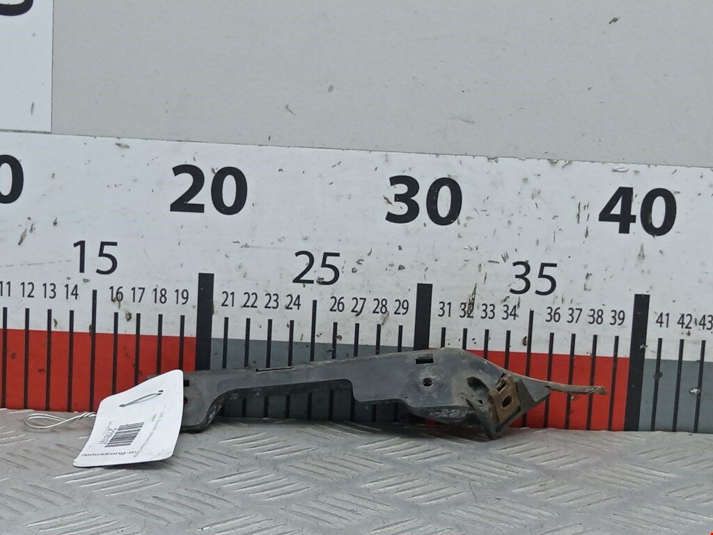 Кронштейн (крепление) переднего бампера правый Opel Astra G 90559500 арт. 2116197